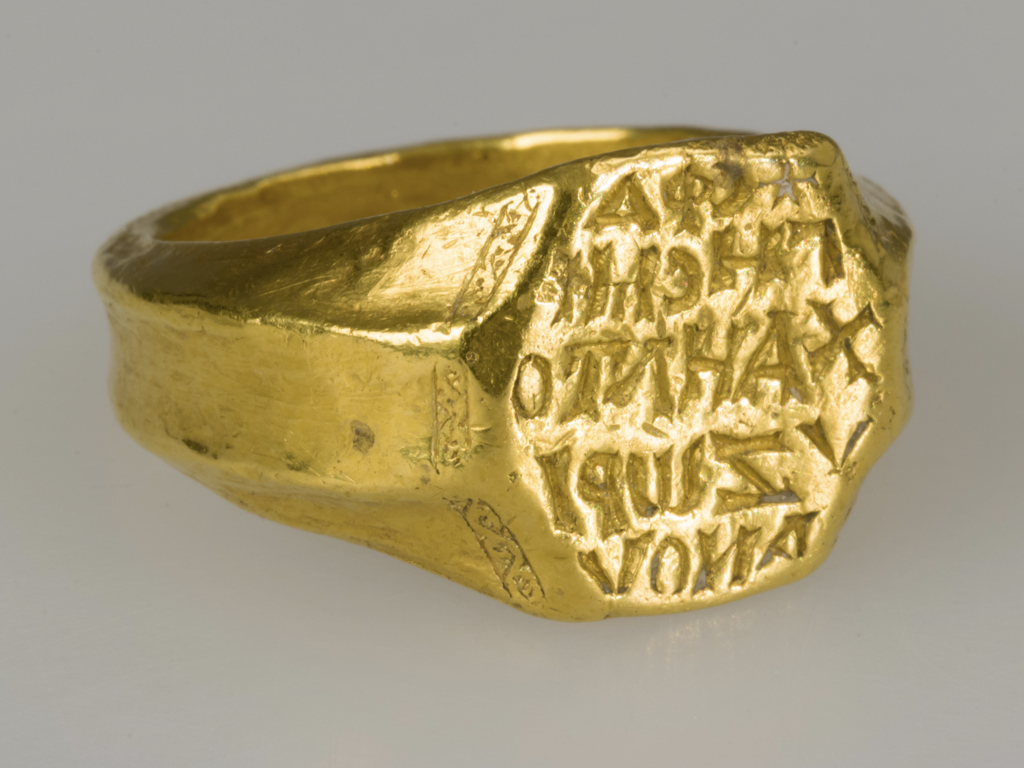 The history of signet rings & how to wear them | Notorious-mag