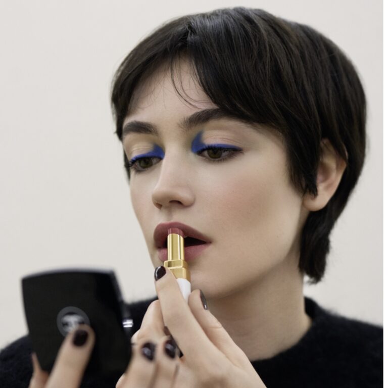 Get The Gallagher Brothers’ Iconic Oasis Haircut | Notorious-mag